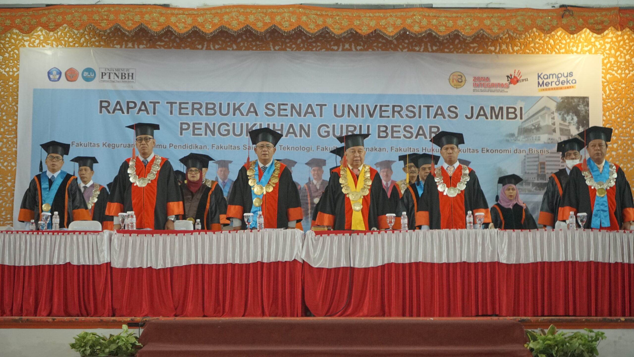 UNJA Kukuhkan 10 Guru Besar Baru, Siap Wujudkan World Class ...